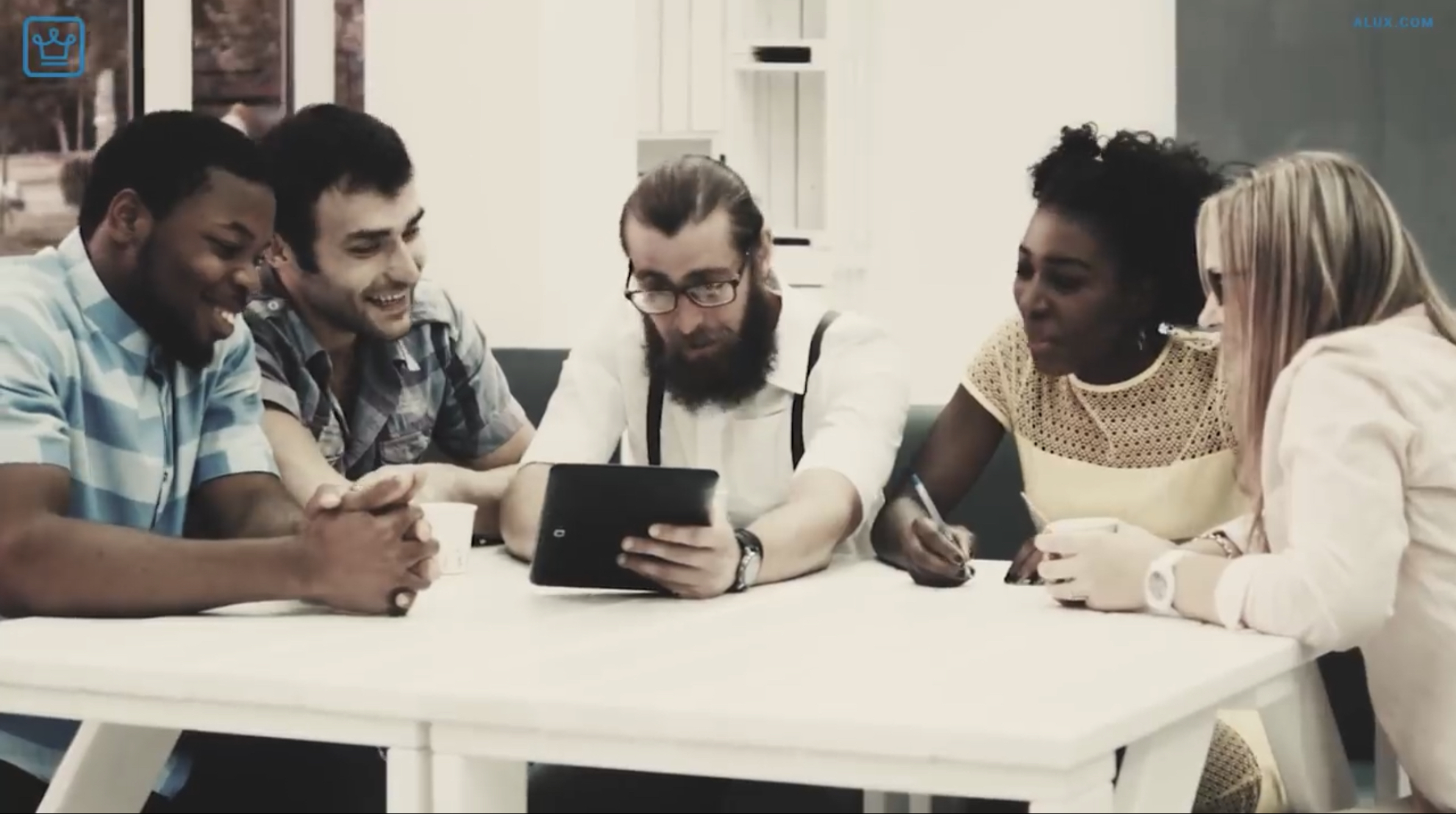 15 Lessons You Learn Working For Wealthy People | SocialMyndz